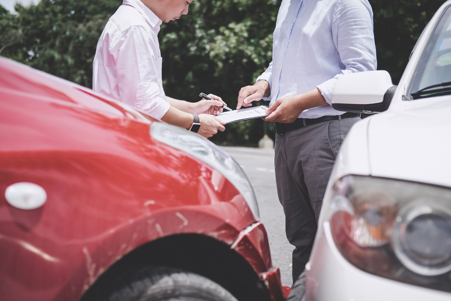 Geld besparen op jouw autoverzekering - ThinkRich.nl