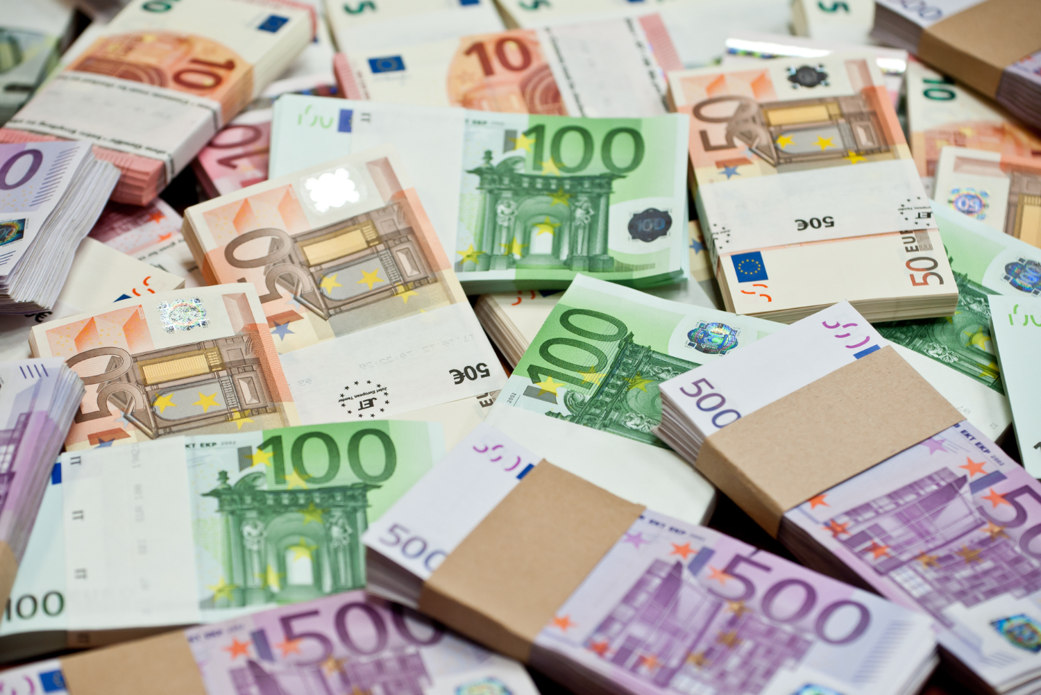 Wat is het geschatte vermogen van Emma Heesters in 2025?